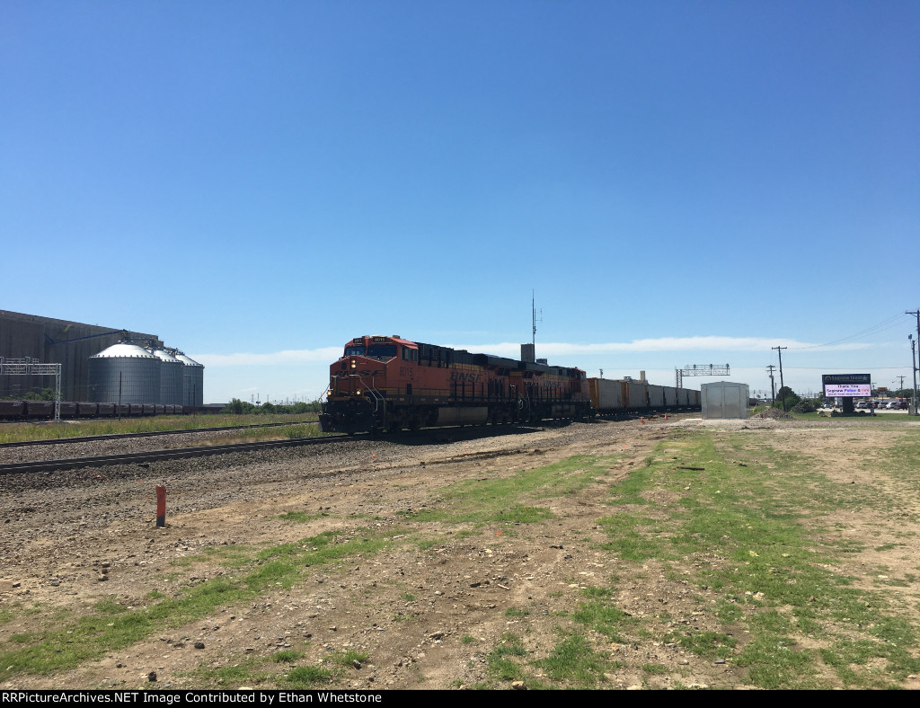 BNSF 8015